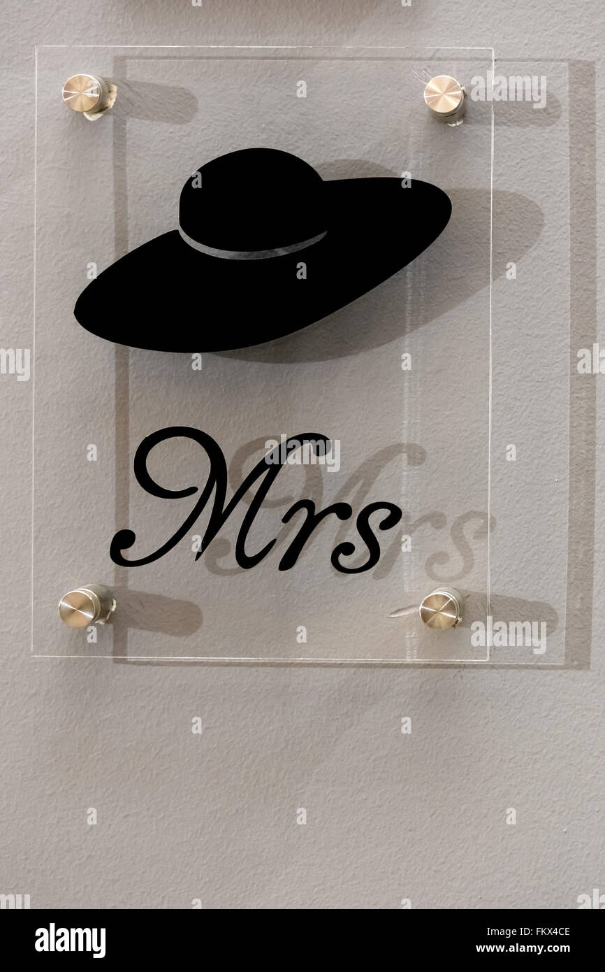 Mrs. sign in natural light Stock Photo - Alamy
