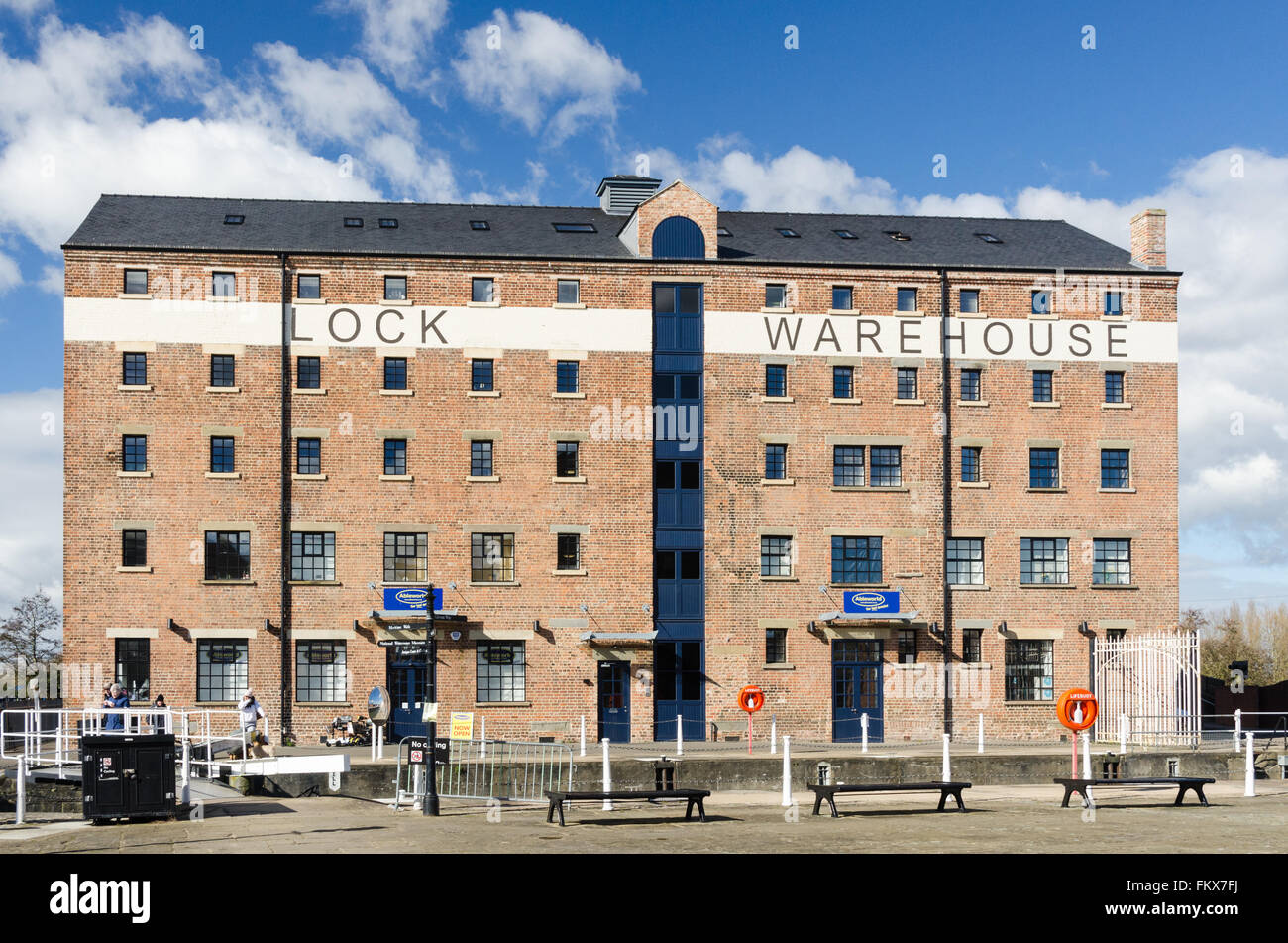 Lock Warehouse at Gloucester Docks Stock Photo - Alamy