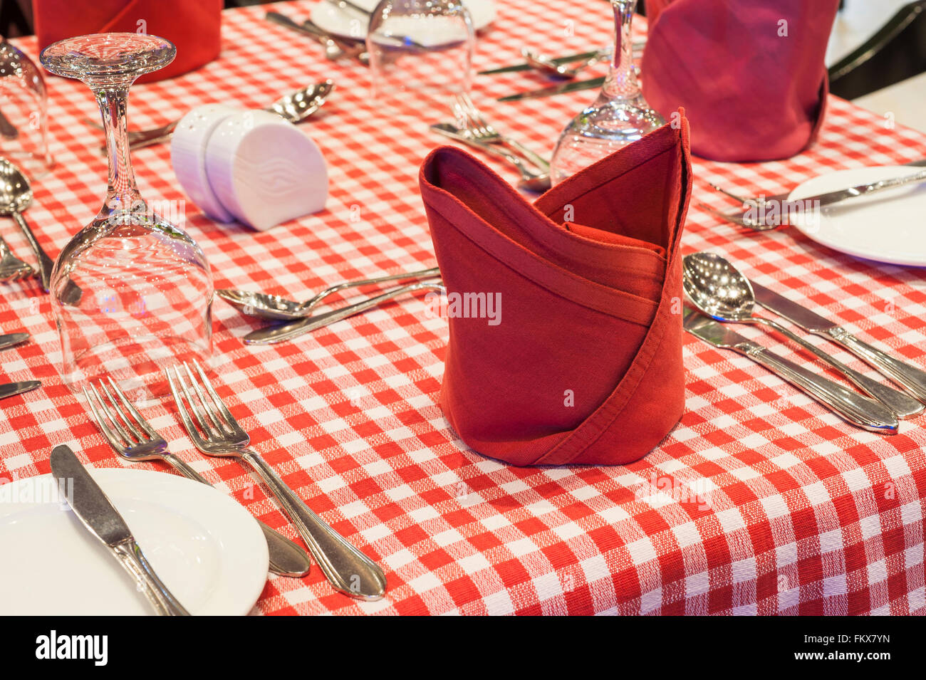 Table cutlery setting hi-res stock photography and images - Alamy