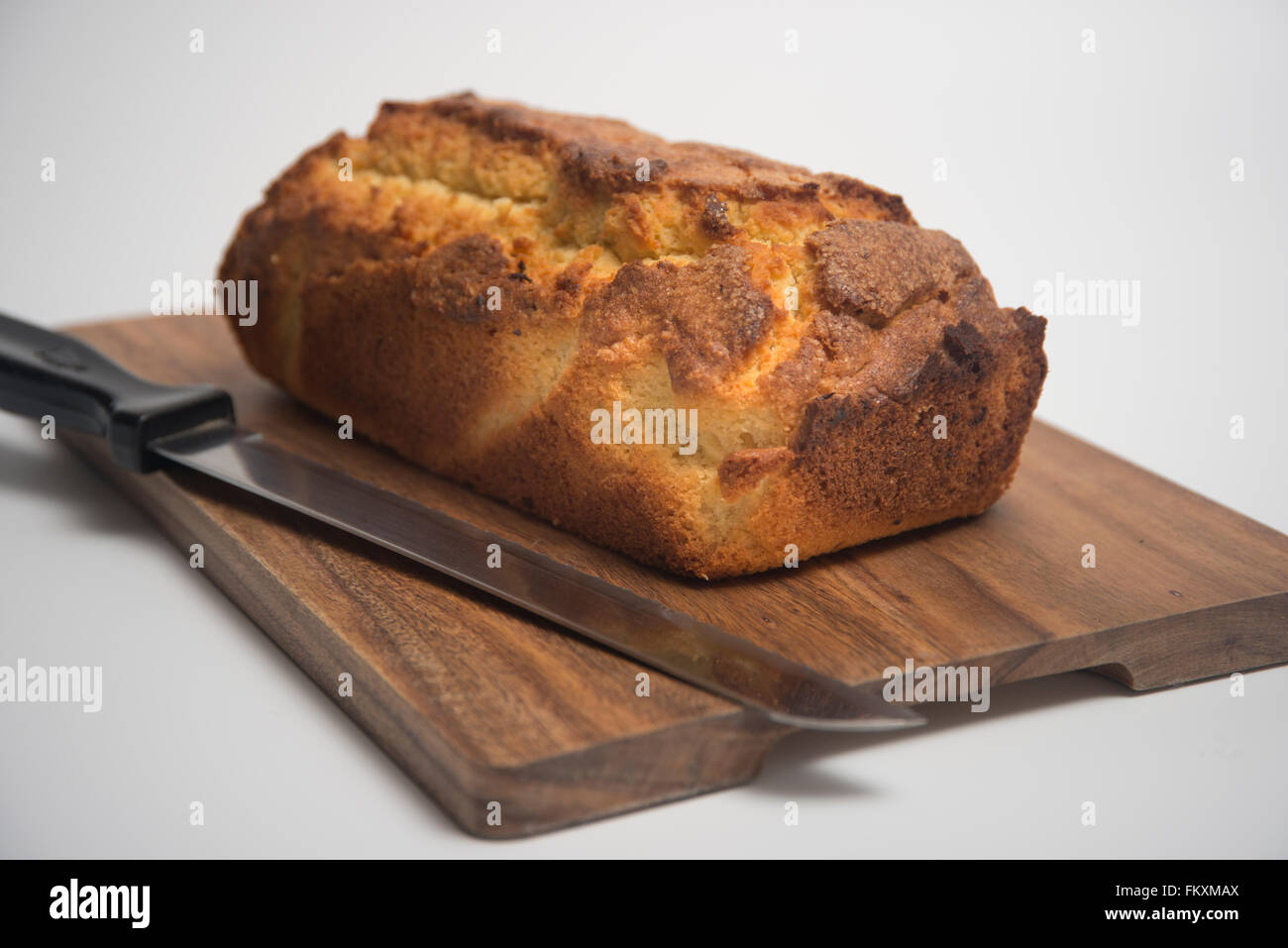 Homemade madeira cake loaf hi-res stock photography and images - Alamy