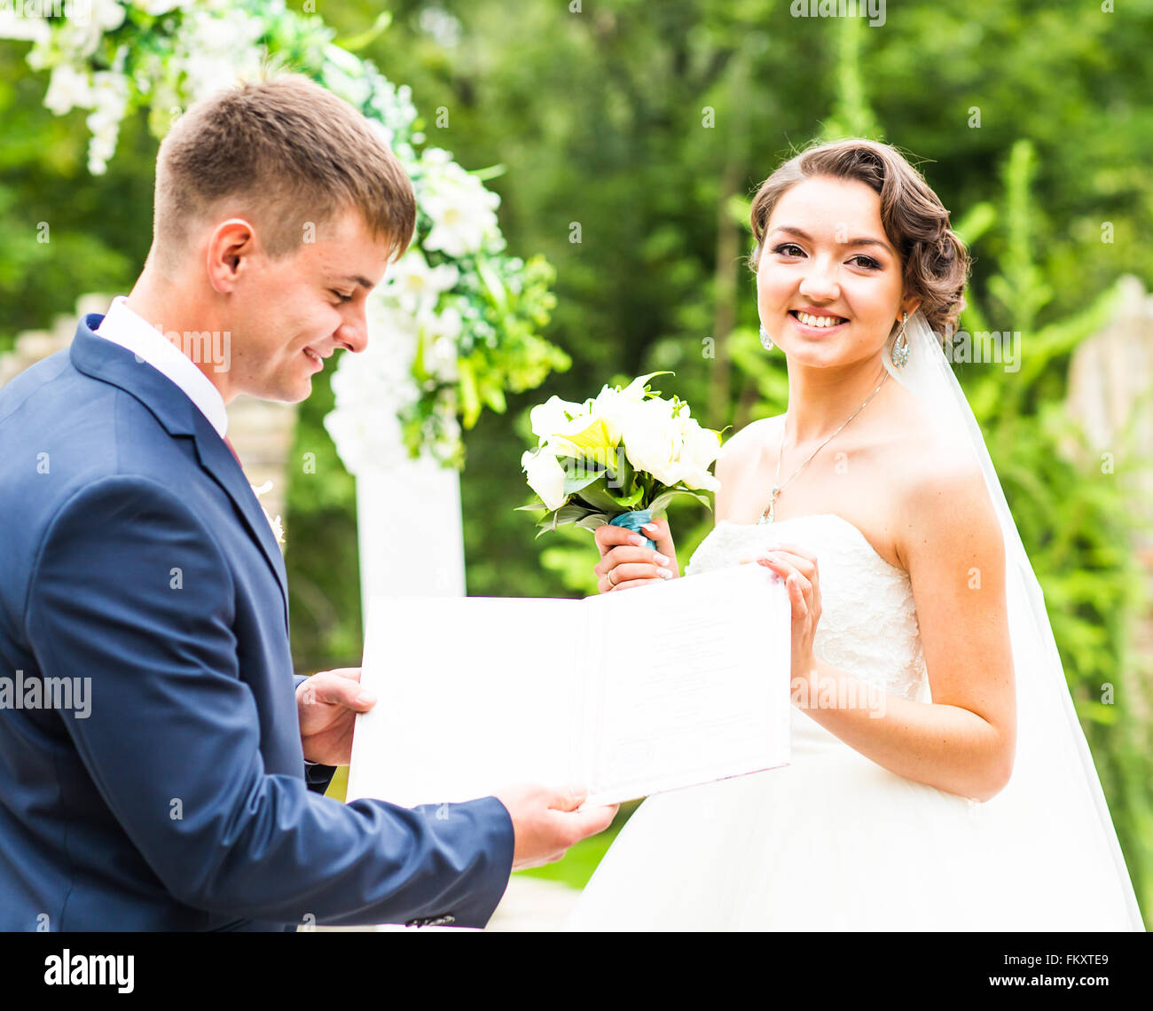 Groom And Bride, wedding couple Stock Photo - Alamy