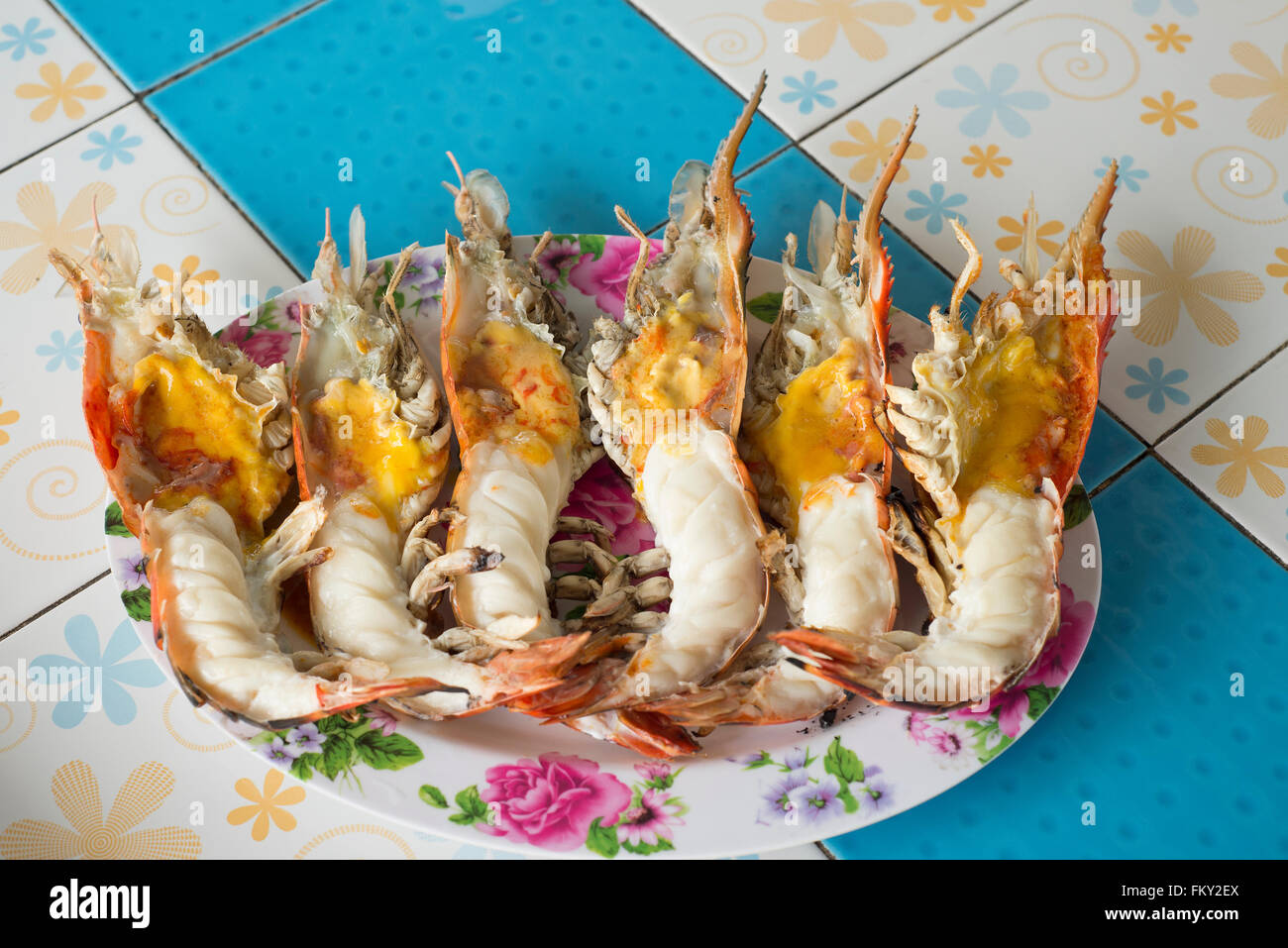 Giant yellow shrimp hi-res stock photography and images - Alamy
