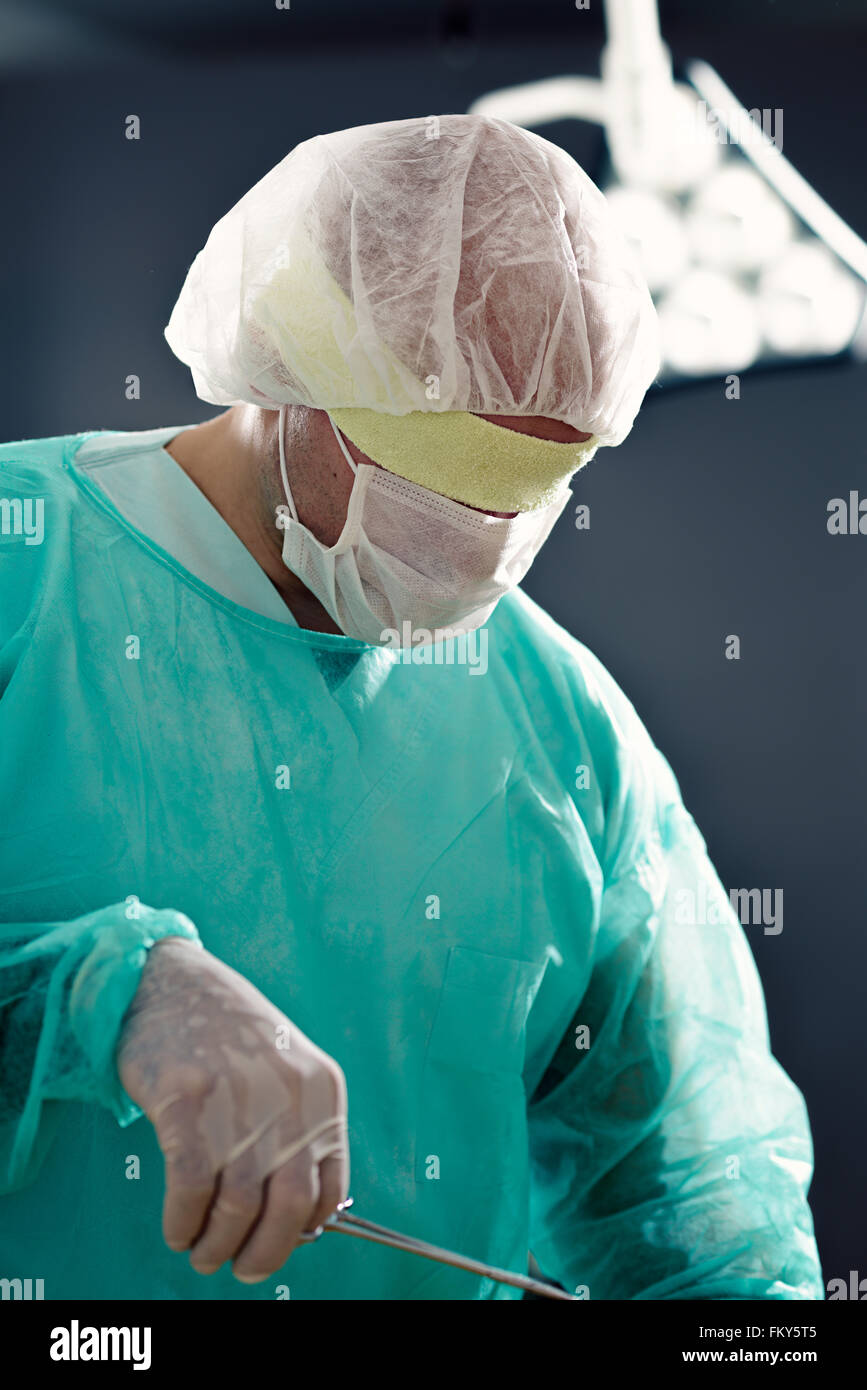 Blind surgeon hi-res stock photography and images - Alamy