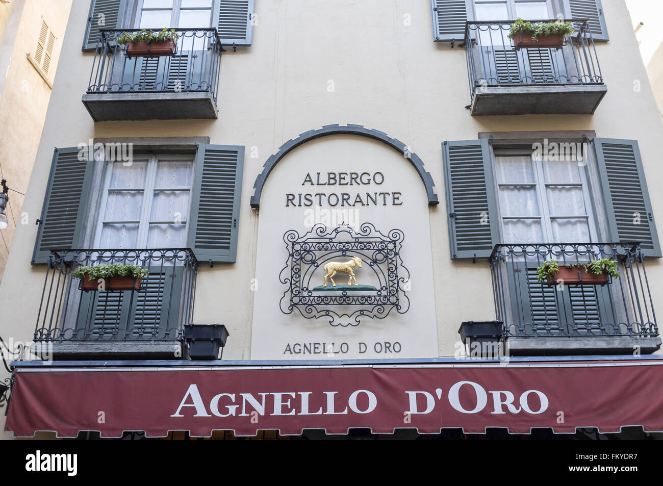 Albergo italiano hi-res stock photography and images - Alamy