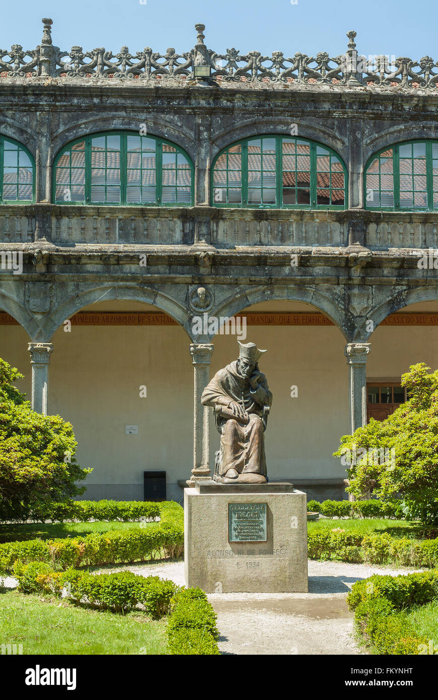 University library, courtyard with statue of Archbishop Alonso III. de ...