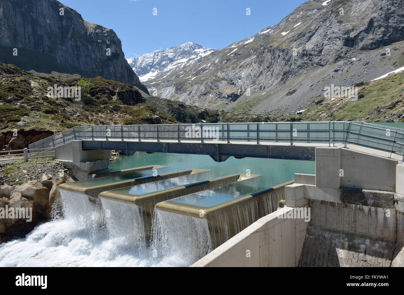 Gloriettes dam in the French Pyrenees Stock Photo - Alamy