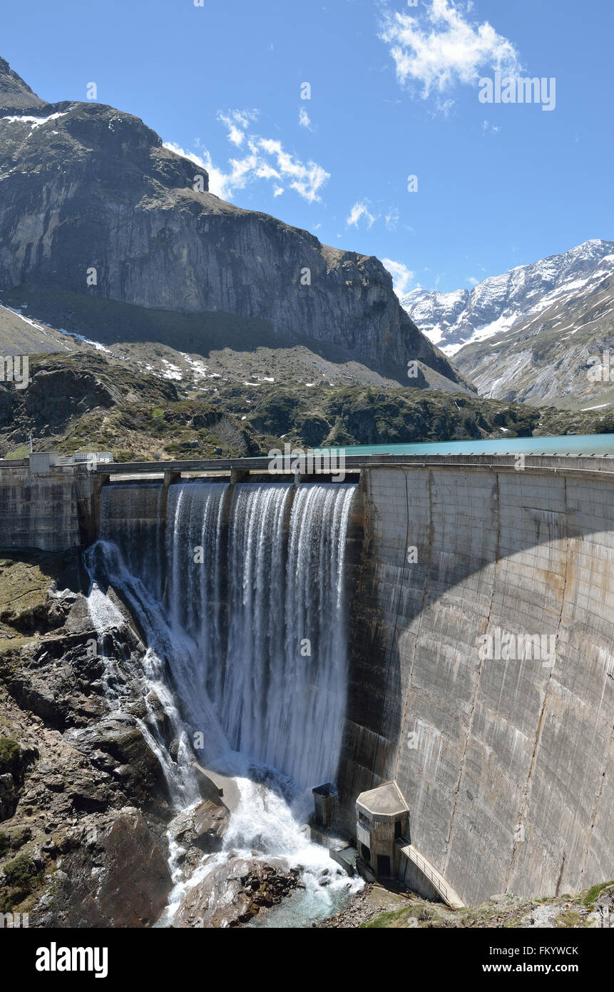 French dam construction hi-res stock photography and images - Alamy