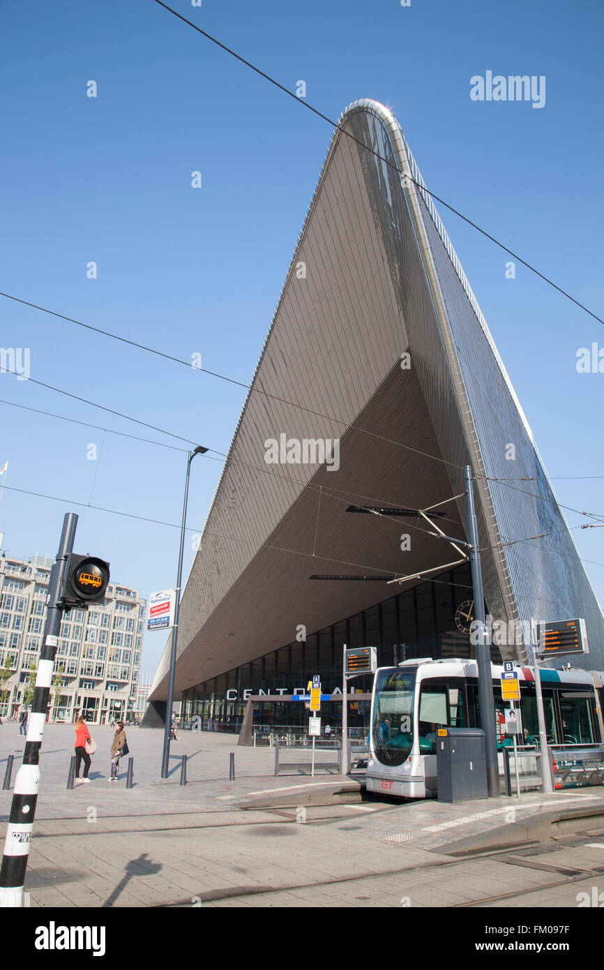 Tram outside Centraal Railway Station, Rotterdam, Holland, Europe Stock ...