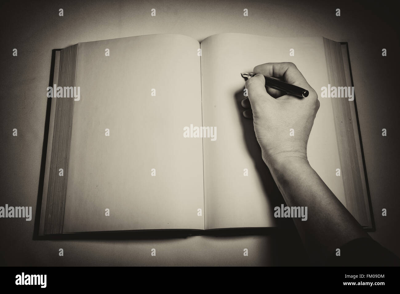 Empty writing book hi-res stock photography and images - Alamy