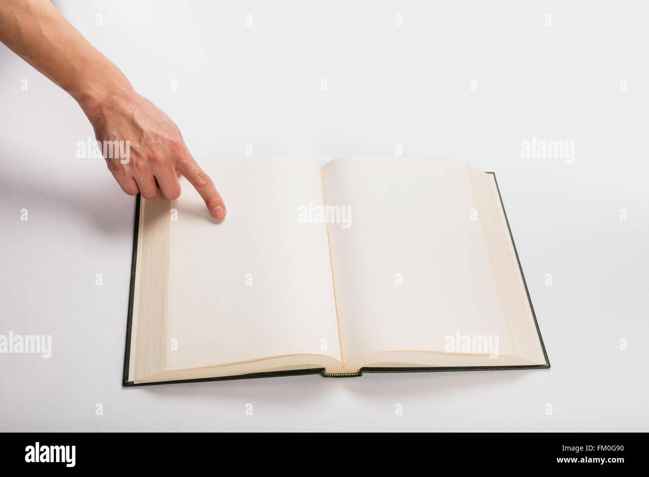 Blank white pages in an open hardcover book Stock Photo - Alamy Blank white pages in an open hardcover book Stock Photo - Alamy