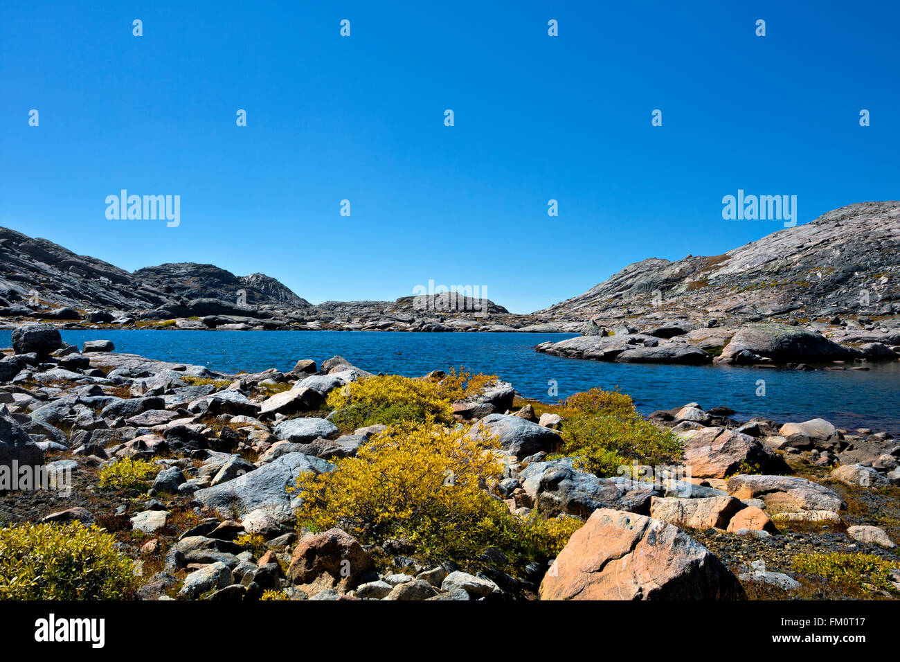 WY01276-00...WYOMING - One of several lakes in the Indian Basin area of ...