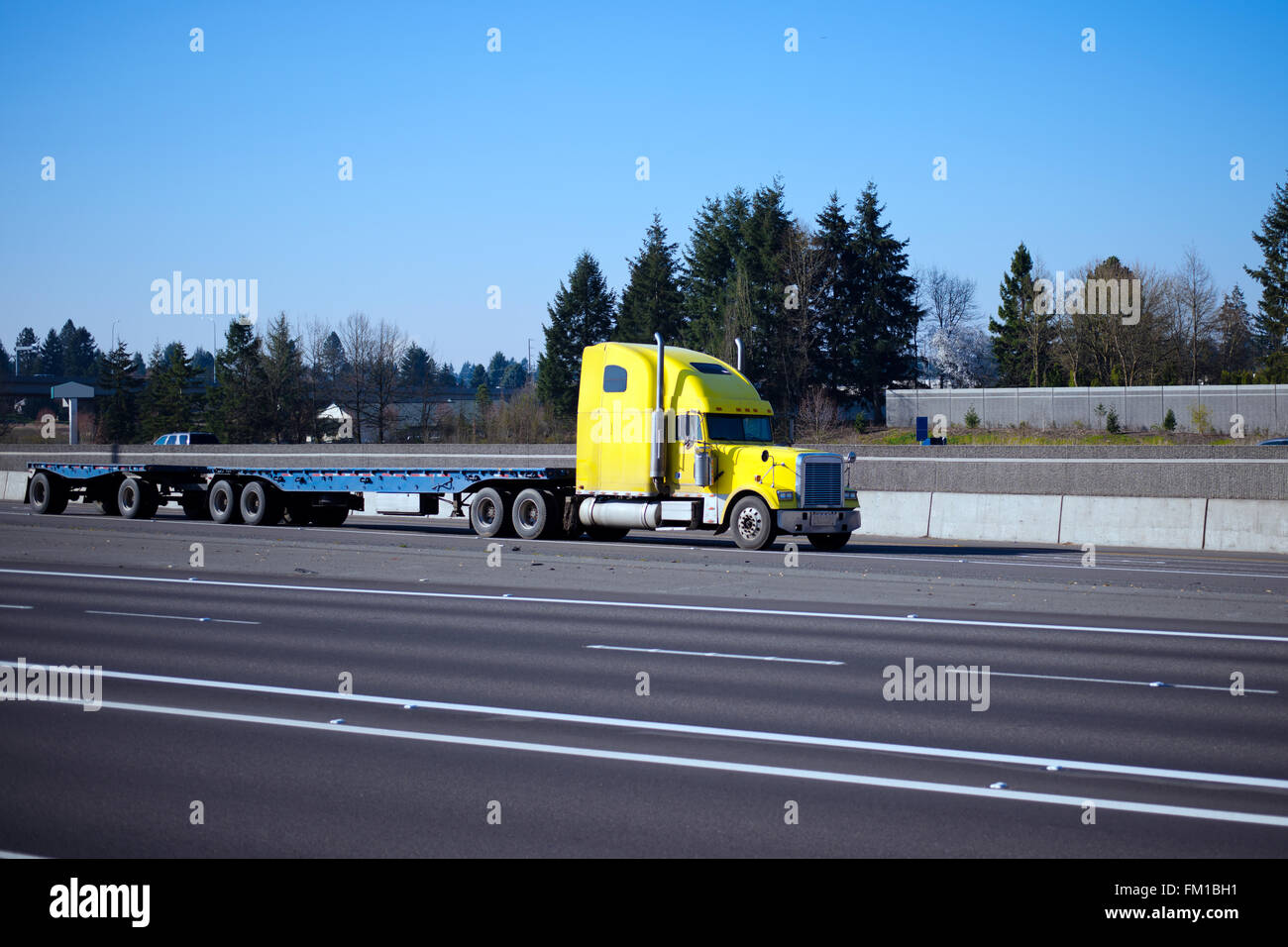 Multi axle truck hi-res stock photography and images - Alamy