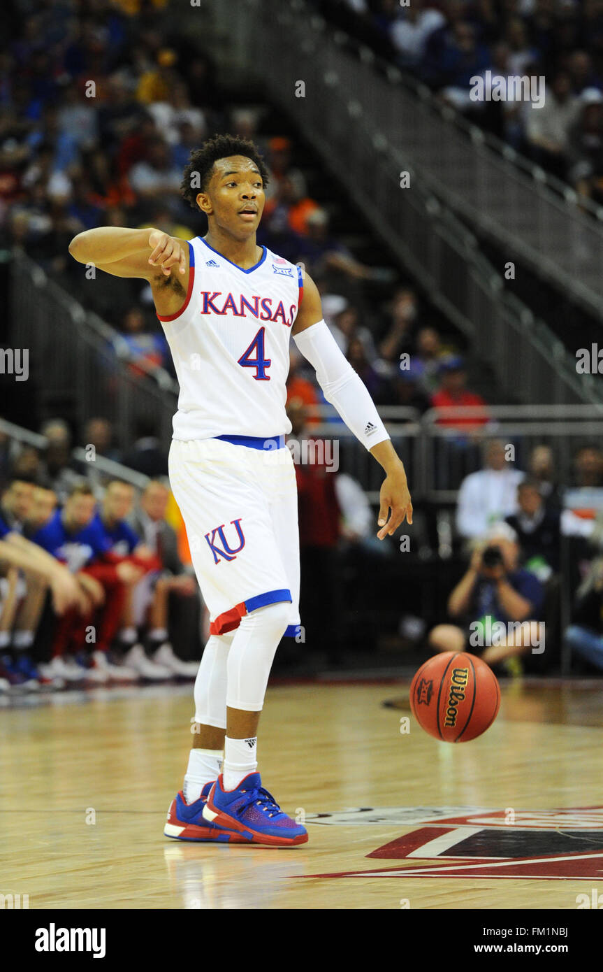 Kansas jayhawks basketball graham hi-res stock photography and images ...