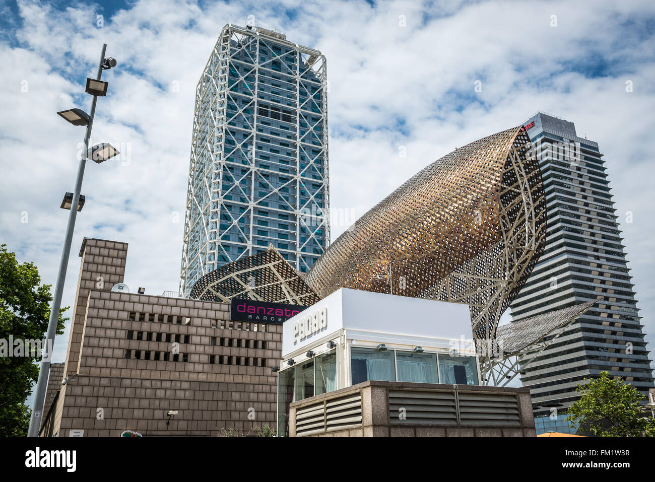 Hotel Arts, Torre Mapfre skyscraper and Fish sculpture designed by ...