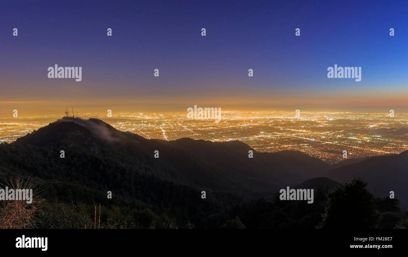 Los angeles night view skyline hi-res stock photography and images - Alamy