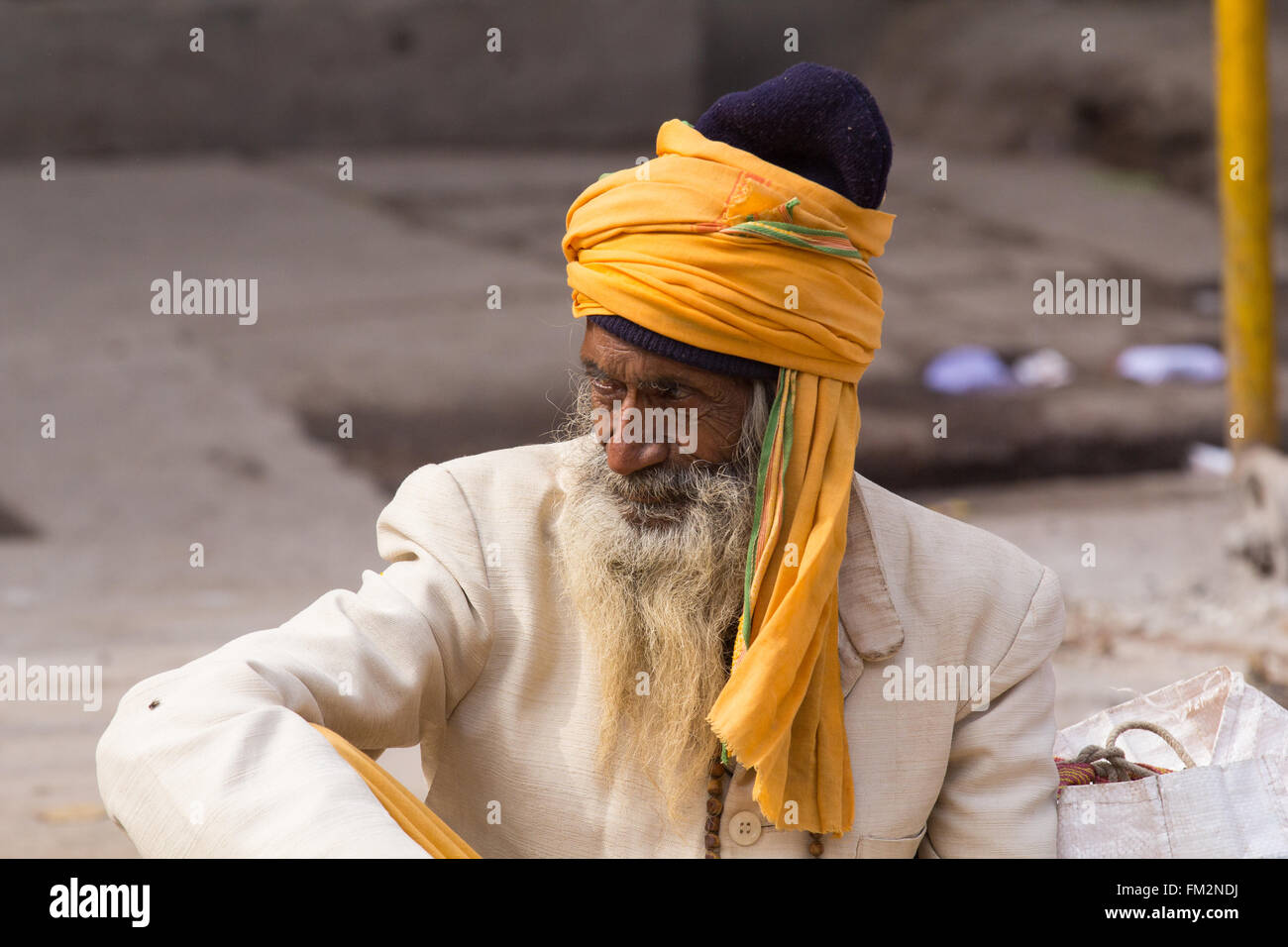 Varanasi man hi-res stock photography and images - Alamy