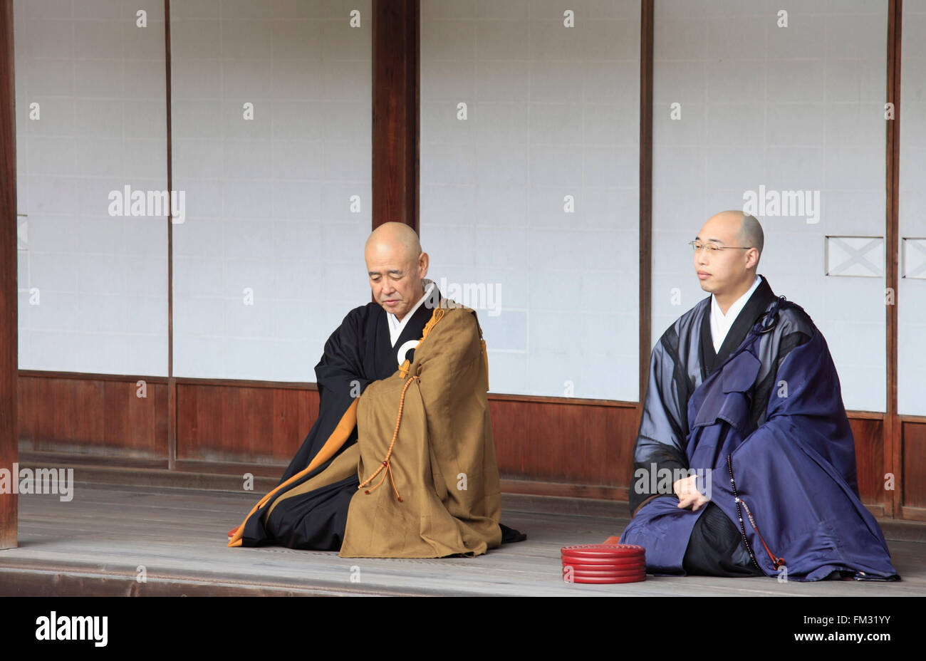 Zen monks hi-res stock photography and images - Alamy
