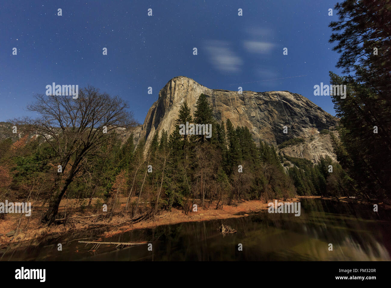 Yosemite at night hi-res stock photography and images - Alamy