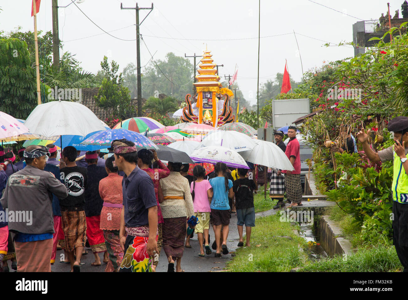 Asia, Indonesia, Bali. Funeral shrine procession Stock Photo - Alamy