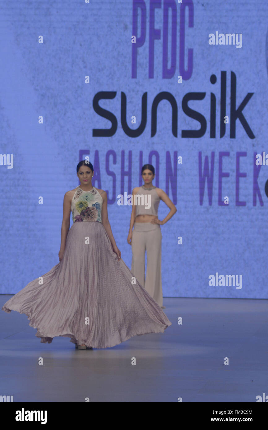 Sara and rana hi-res stock photography and images - Alamy