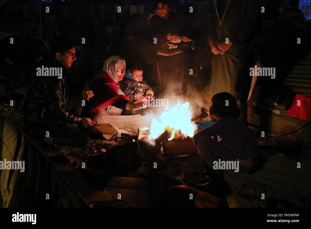 Bonfire night family hi-res stock photography and images - Alamy