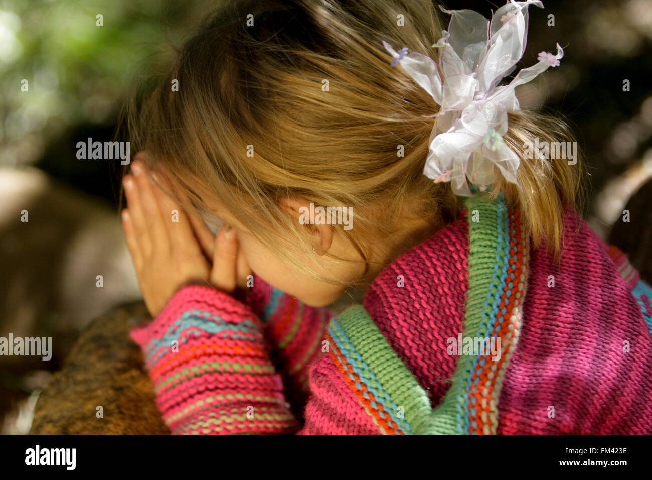Little girl praying Stock Photo - Alamy