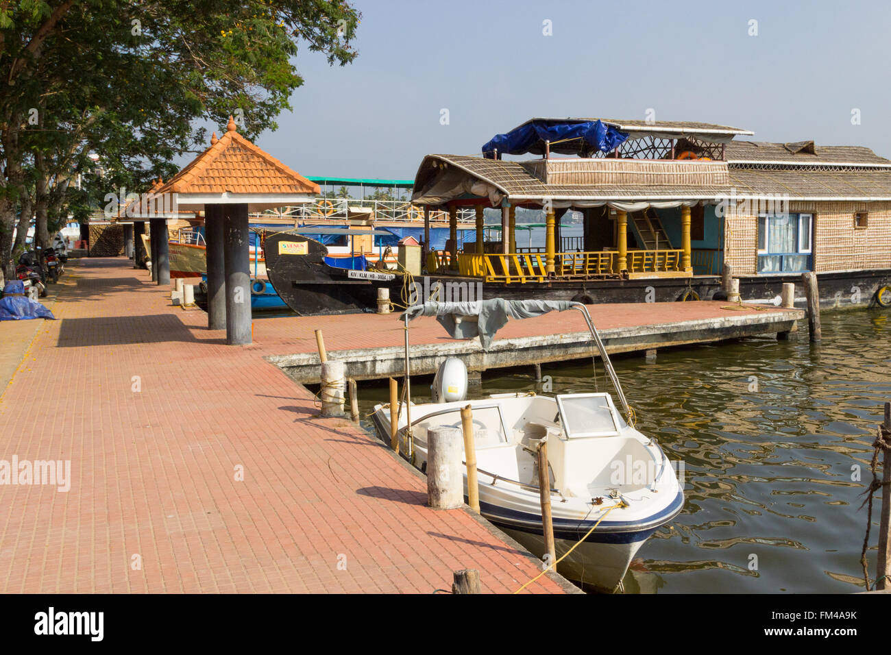 Boatjetty hi-res stock photography and images - Alamy