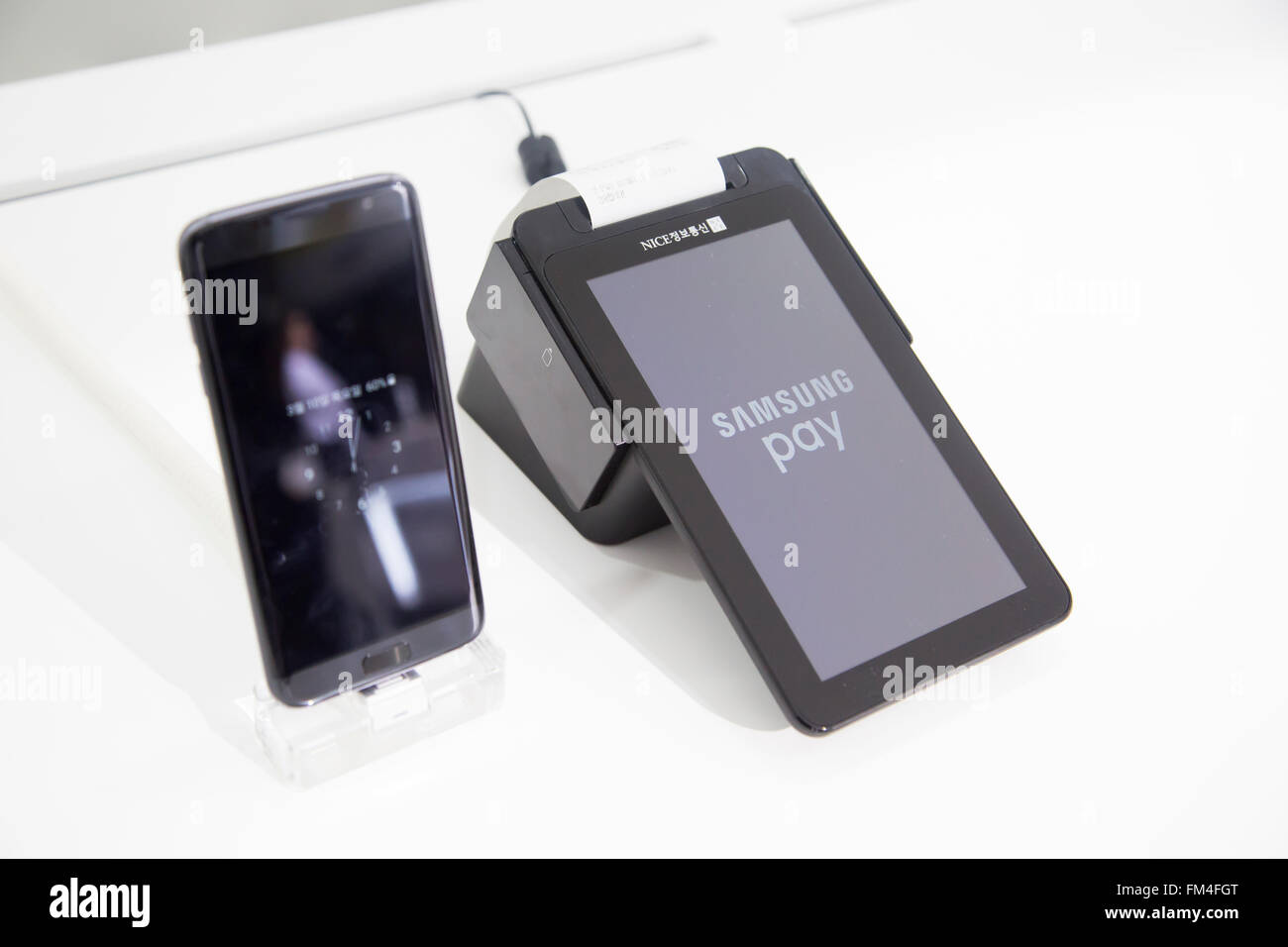 High end devices hi-res stock photography and images - Alamy