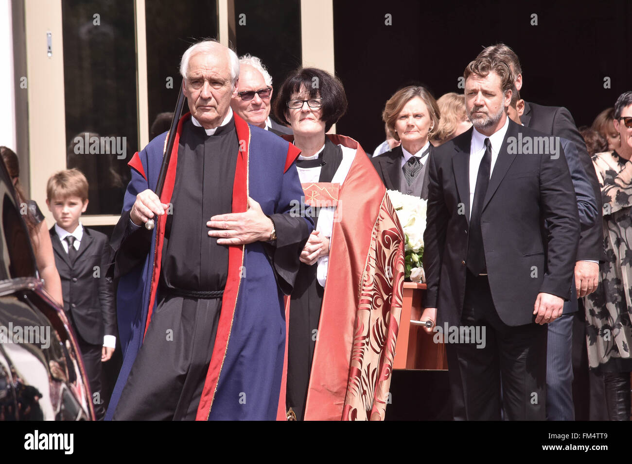 Auckland, New Zealand. 11th Mar, 2016. Russell Crowe helps carry the ...