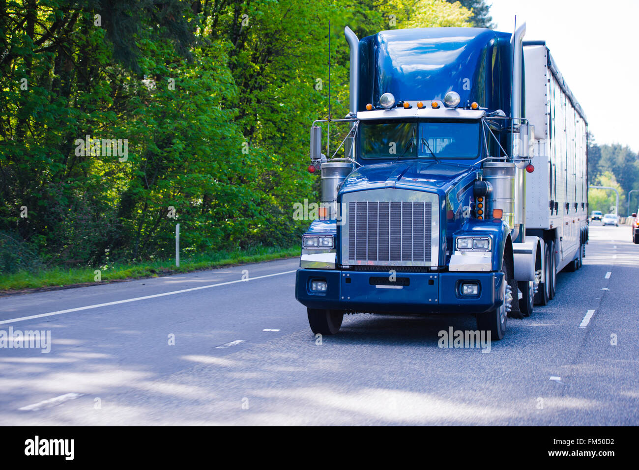 Flat back trailer hi-res stock photography and images - Alamy
