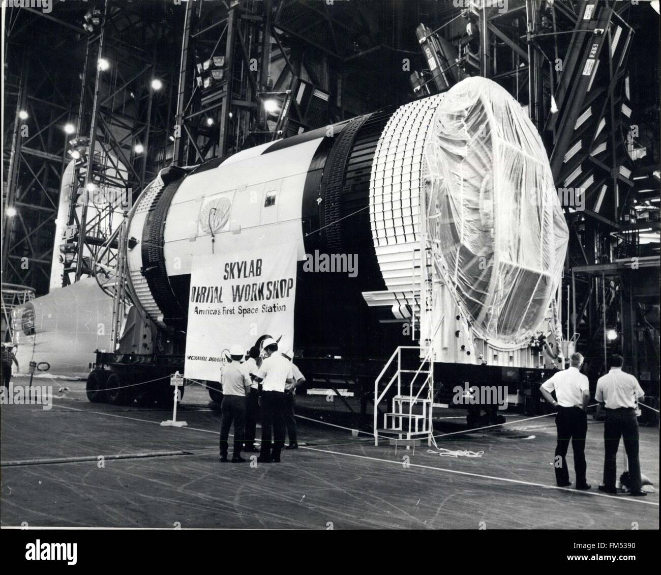 Skylab orbital workshop hi-res stock photography and images - Alamy