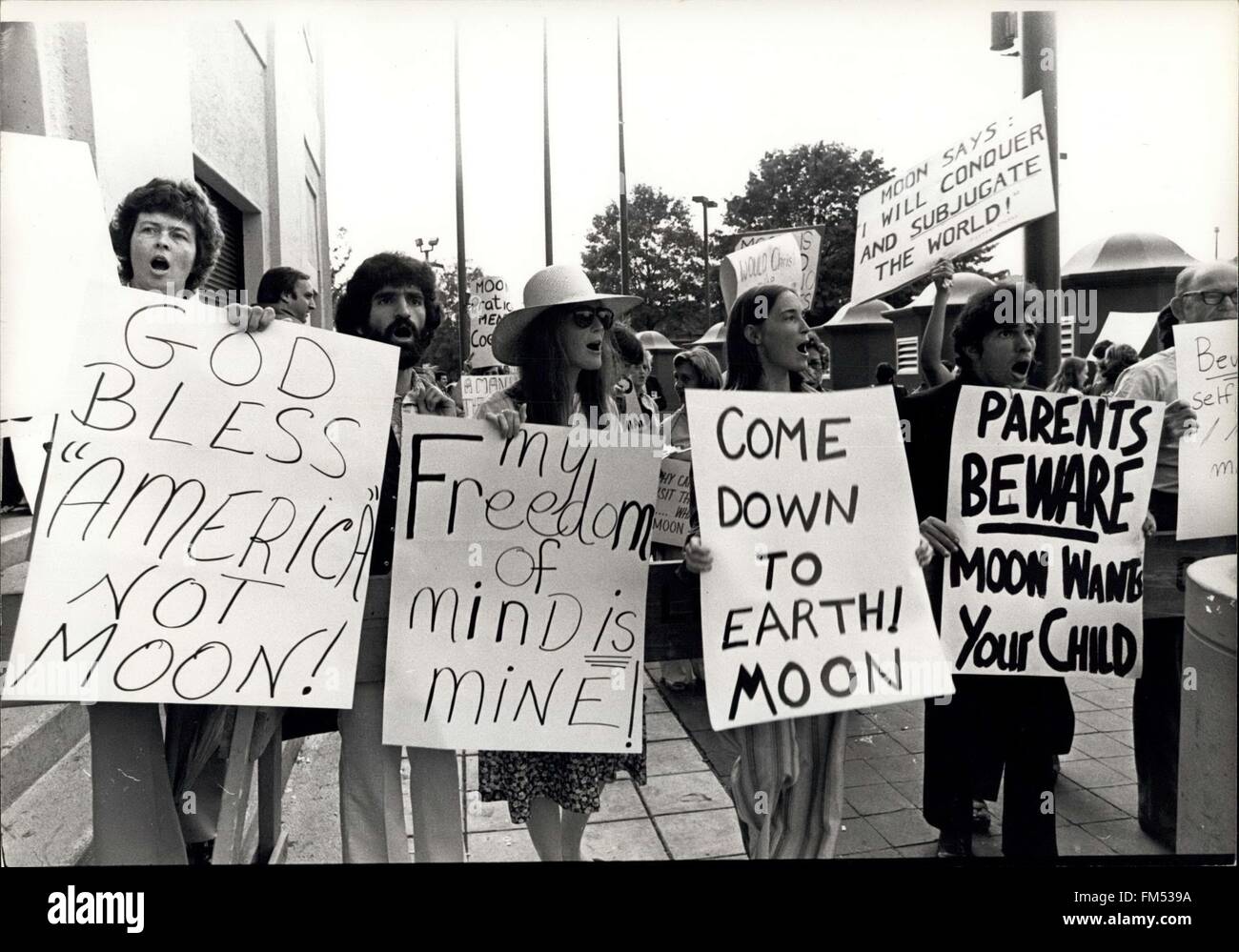 Moonies hi-res stock photography and images - Alamy