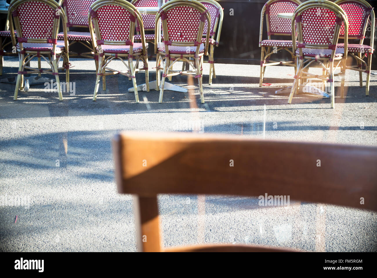 Cafe chairs hi-res stock photography and images - Alamy
