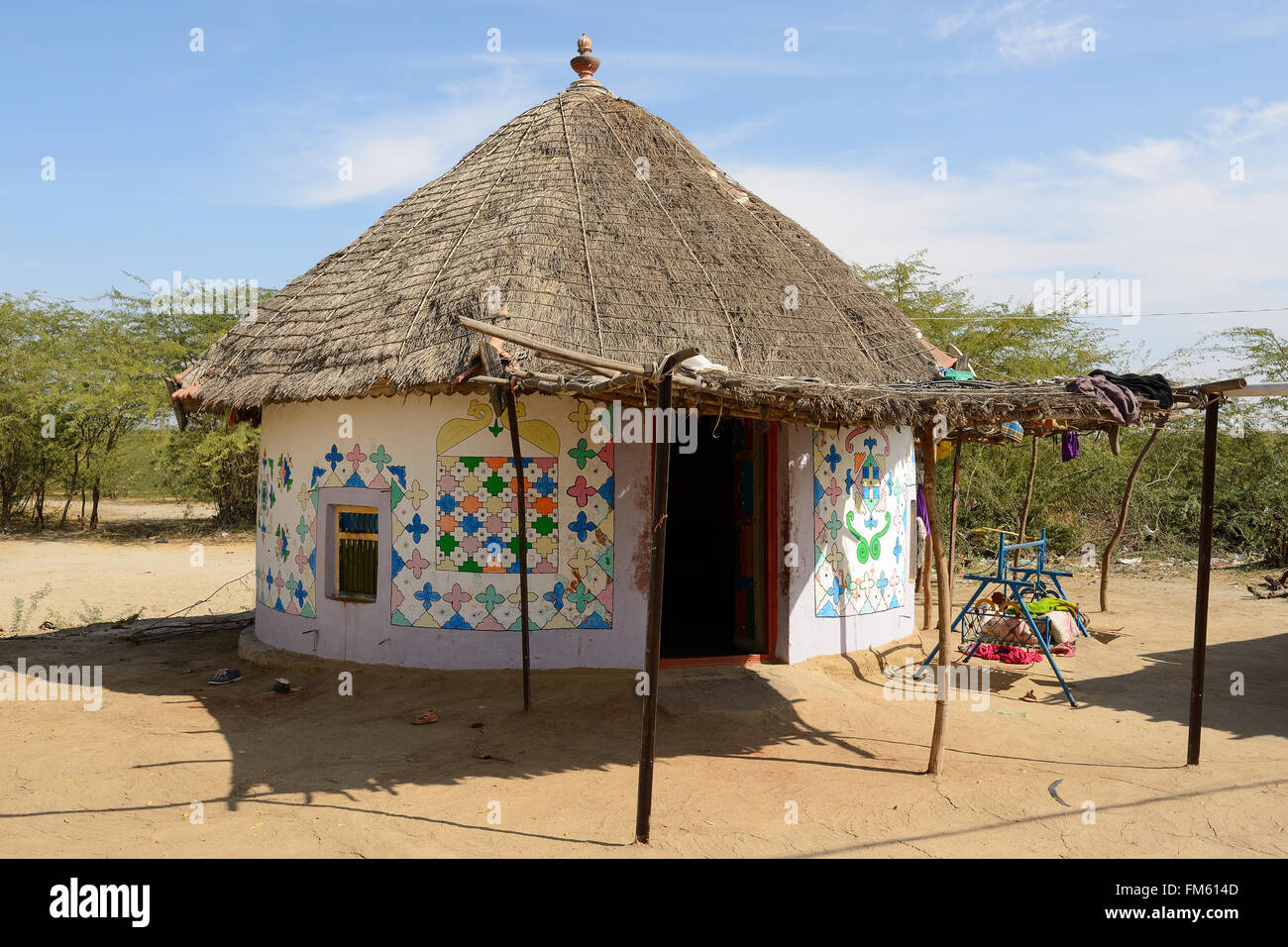 India clay hut hi-res stock photography and images - Alamy