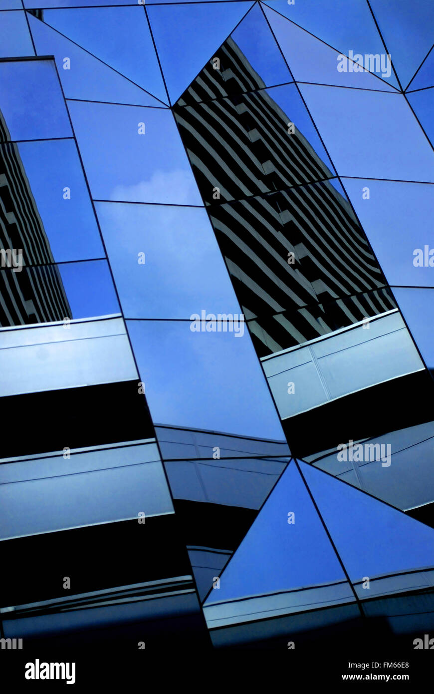 Reflective windows of a modern building Stock Photo - Alamy