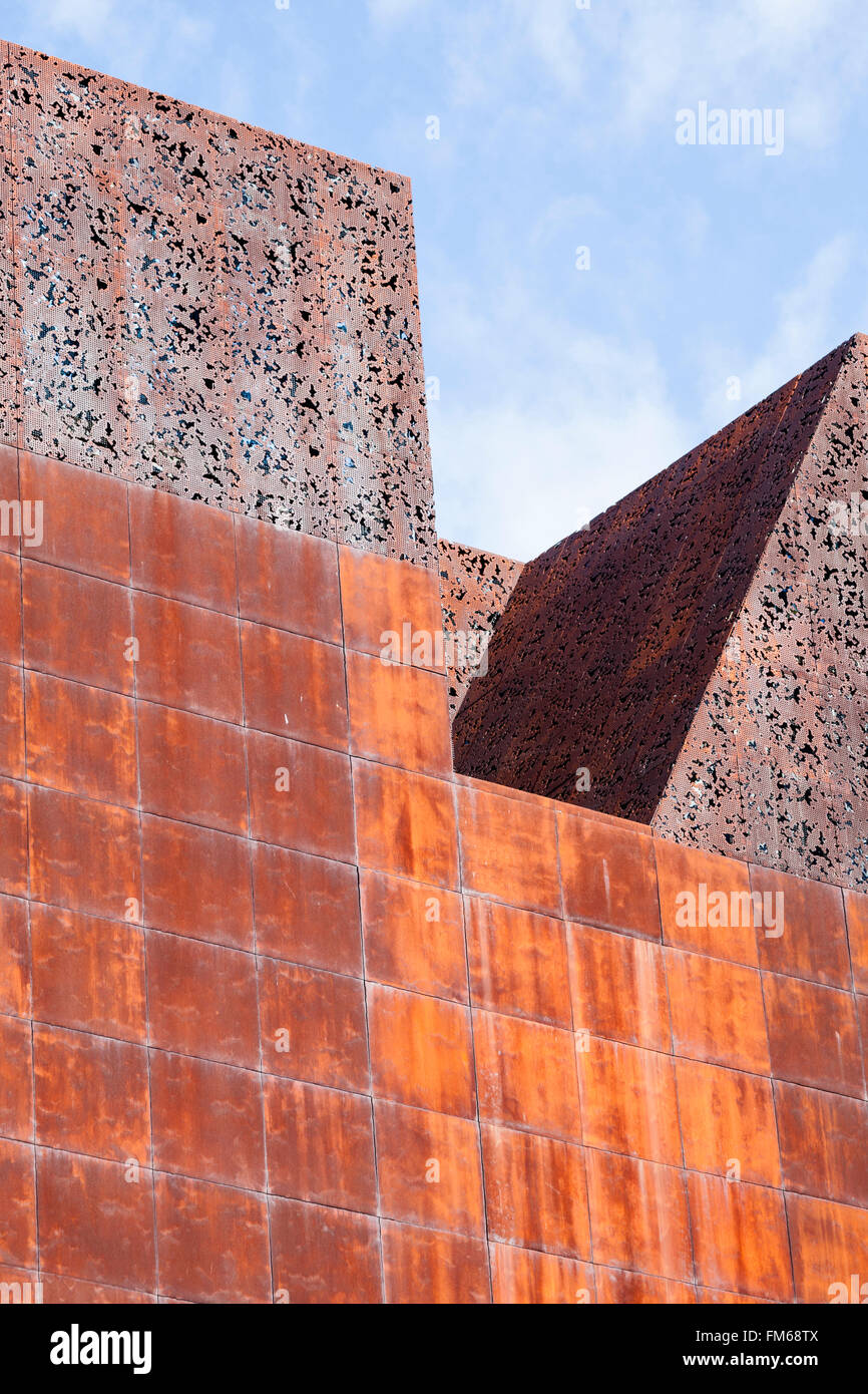 Cast iron roof hi-res stock photography and images - Alamy