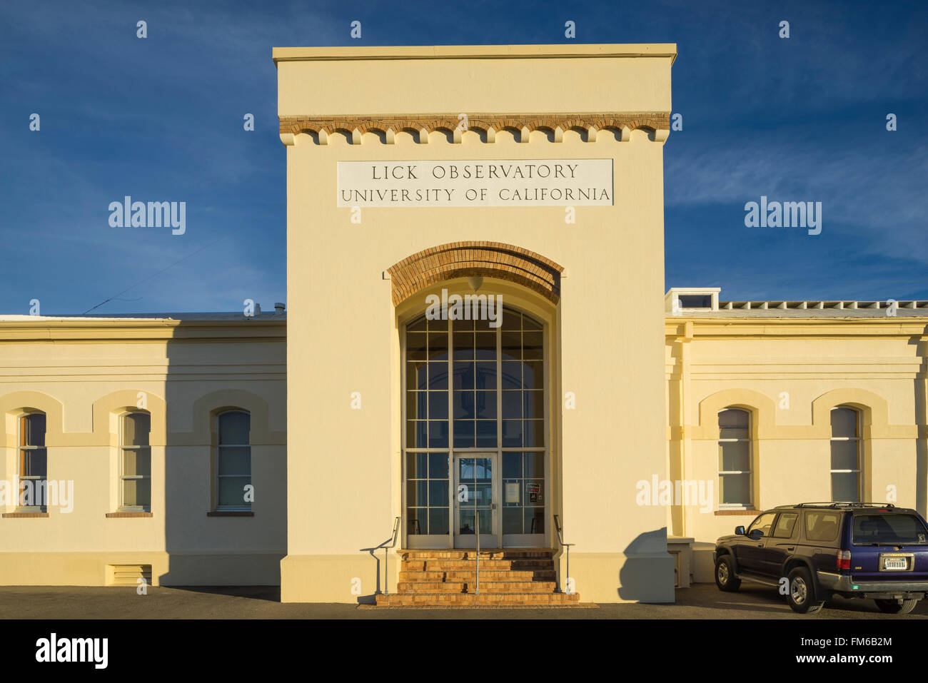 Building s exterior hi-res stock photography and images - Alamy