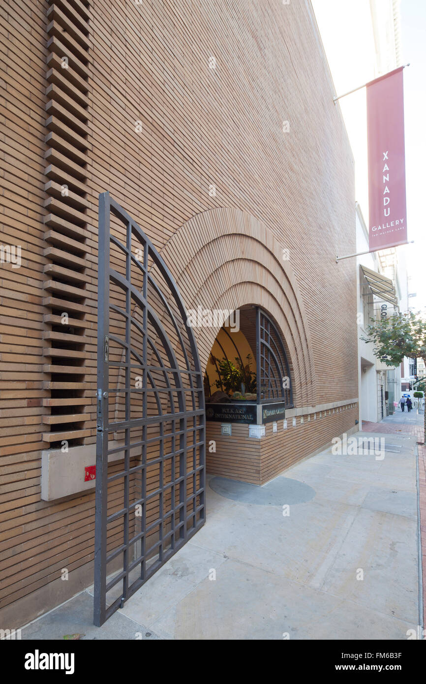 Arched entrance hi-res stock photography and images - Alamy