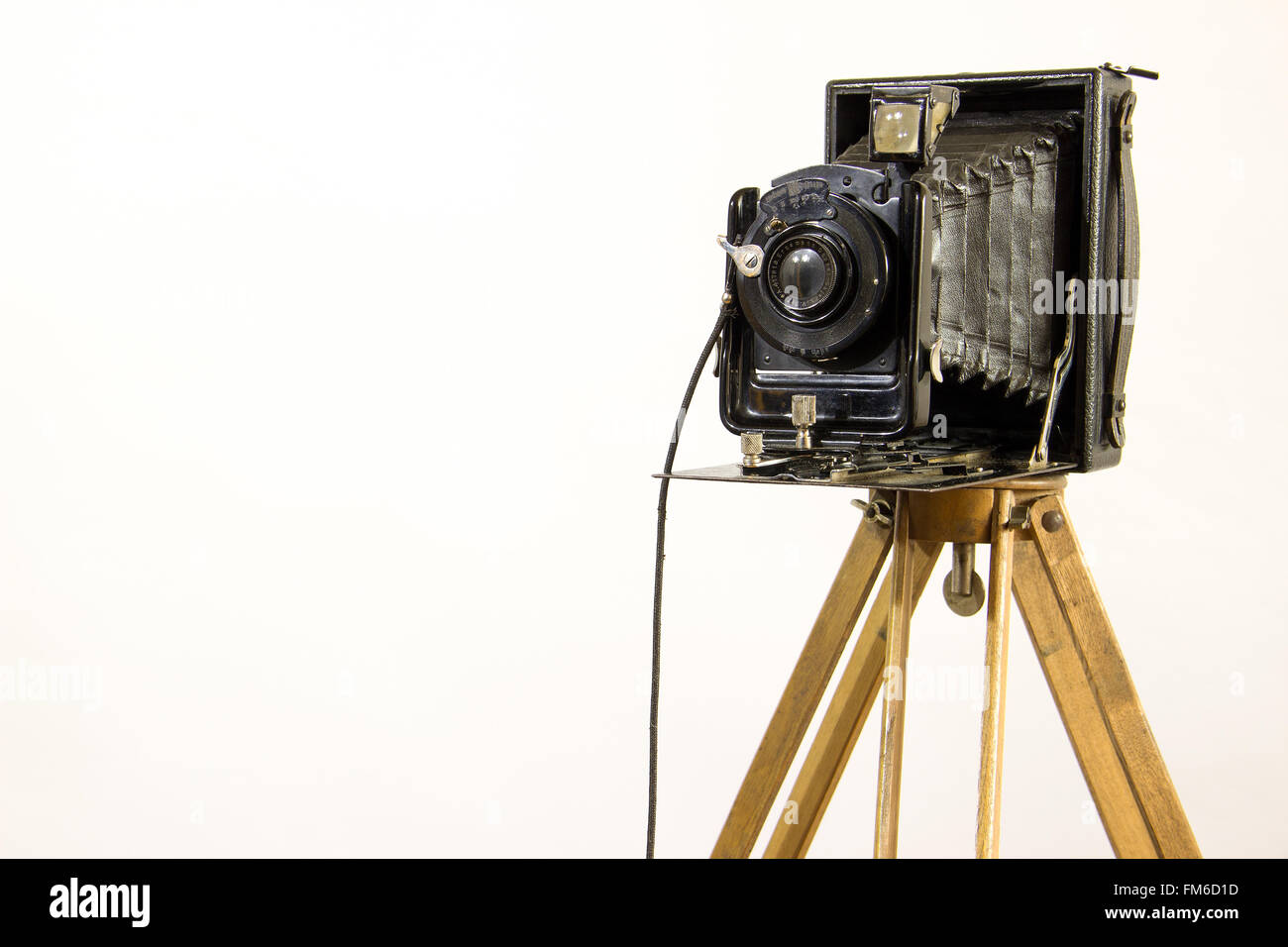 The Ernemann HEAG I folding plate (9x12cm) camera from 1912 Stock Photo ...