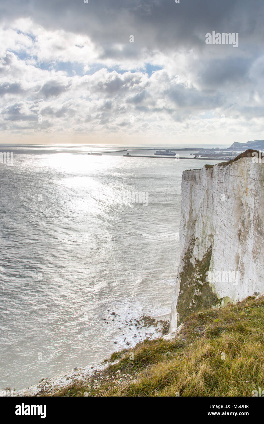 Port of Dover and white cliffs Stock Photo - Alamy