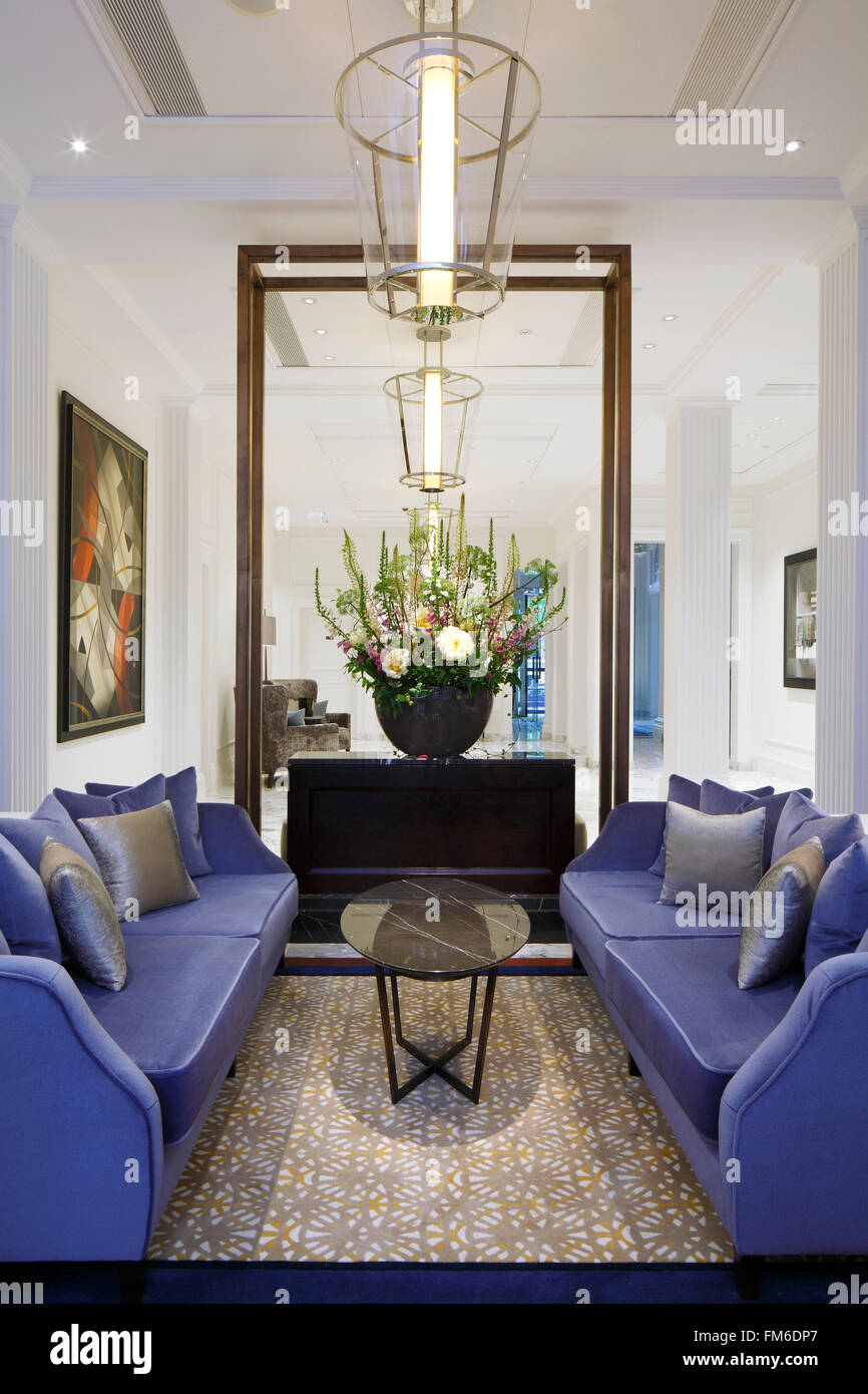 Blue sofas hi-res stock photography and images - Alamy