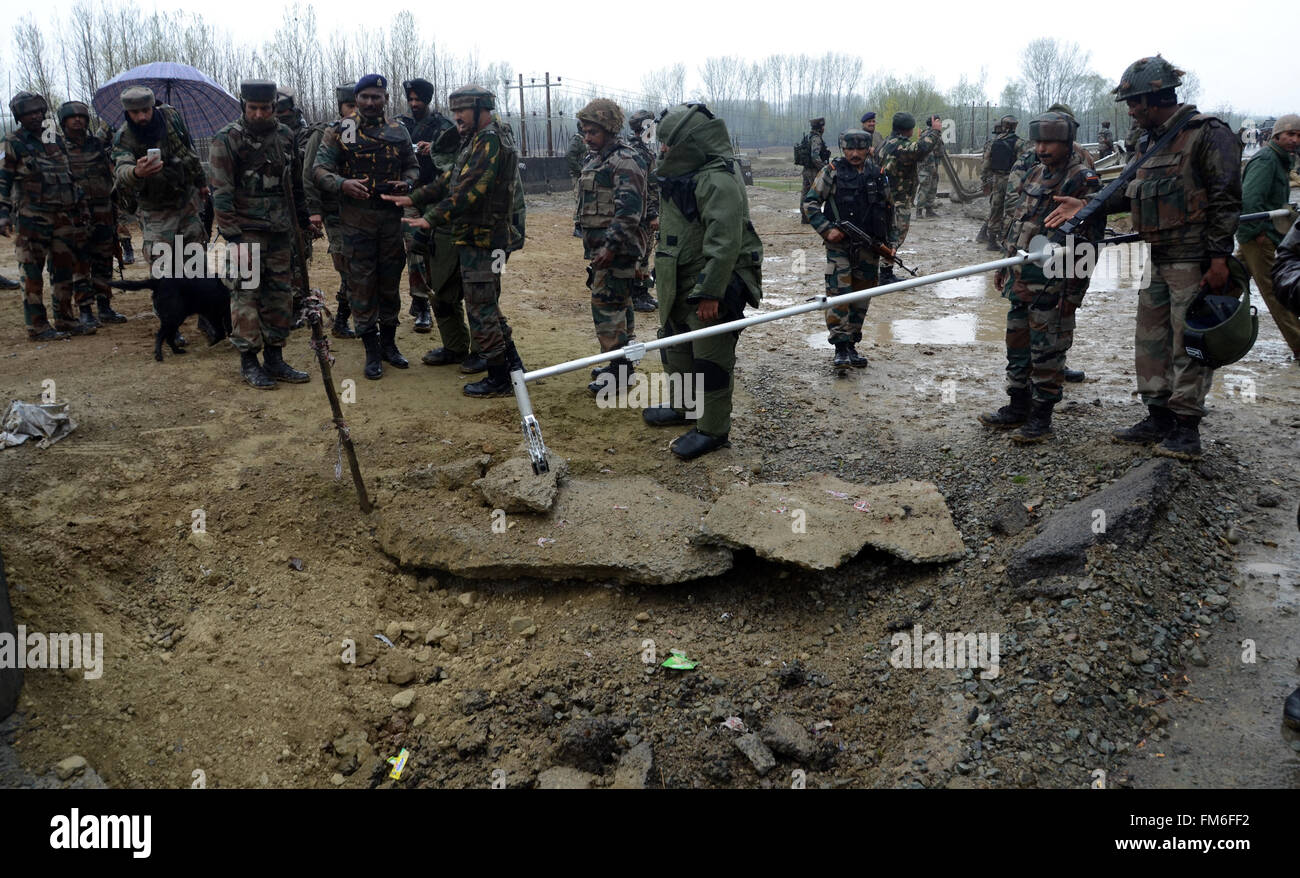 Improvised explosive device ied hi-res stock photography and images - Alamy