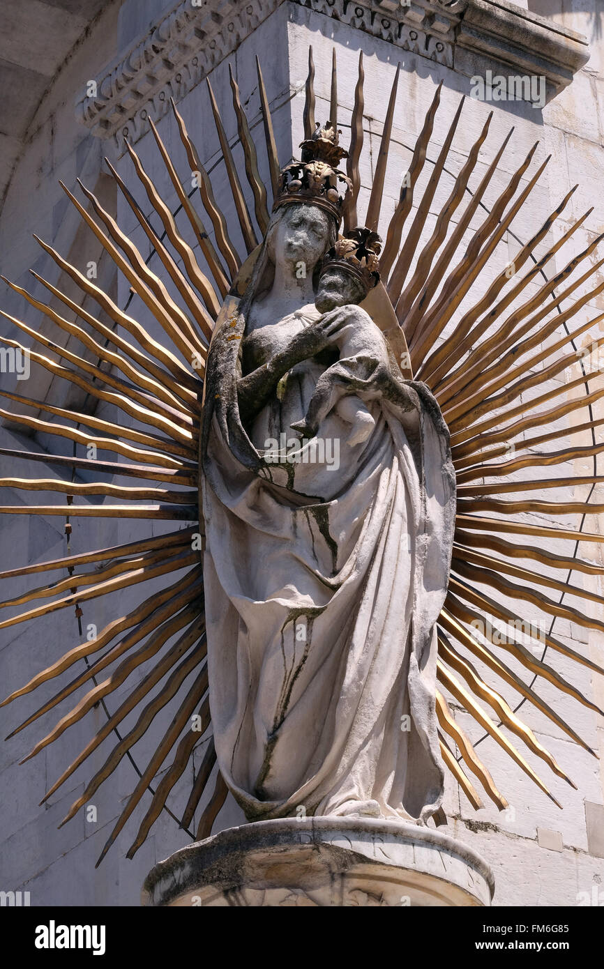 Ancient virgin mary sculpture hi-res stock photography and images - Alamy