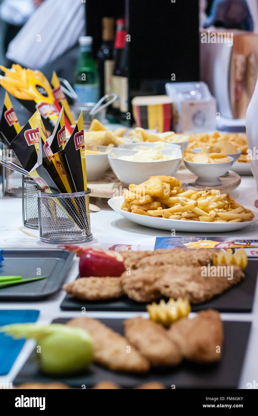 Fish and chips on display at a cafe Stock Photo - Alamy