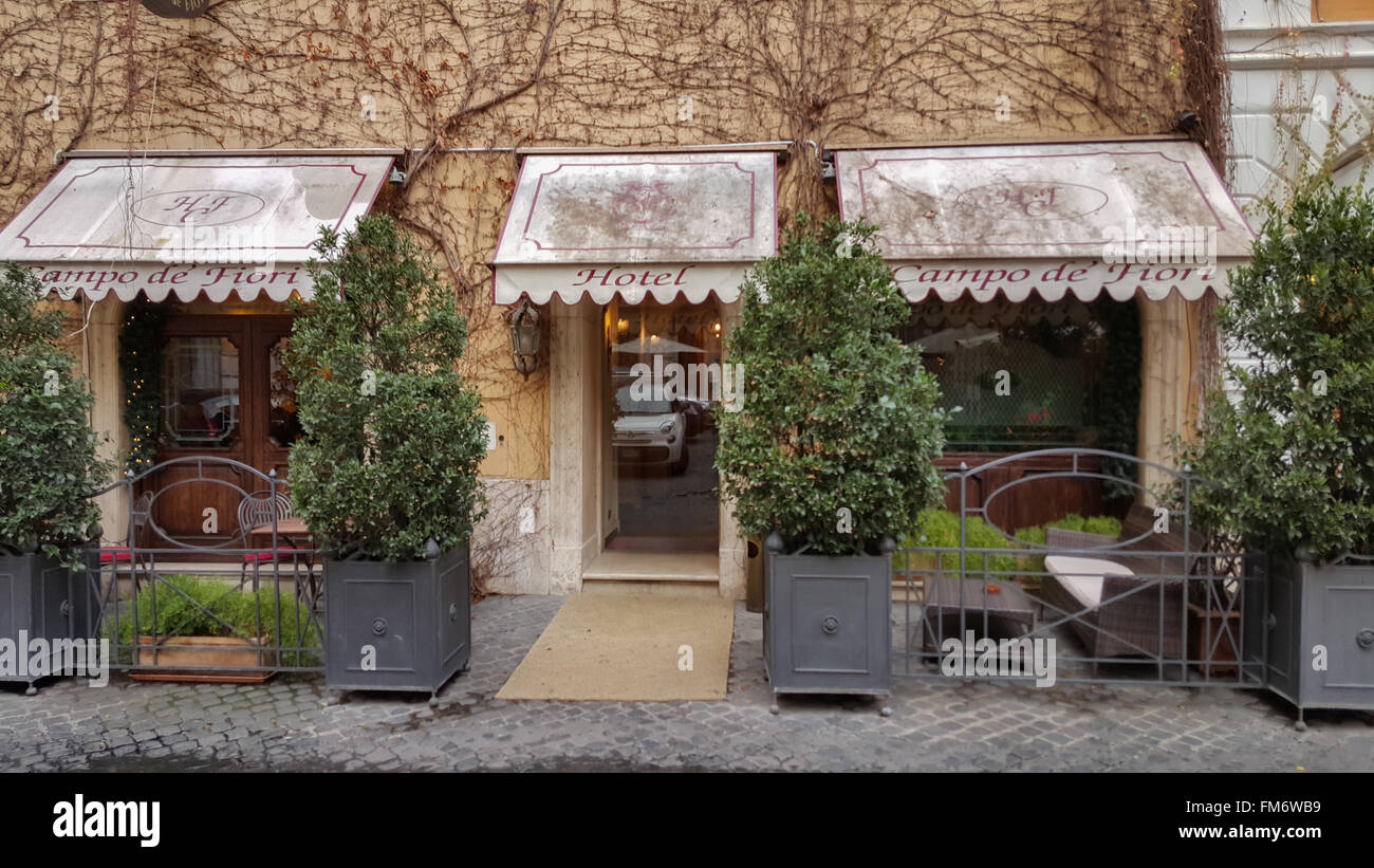 Traditional shop front, Rome, Italy Stock Photo - Alamy