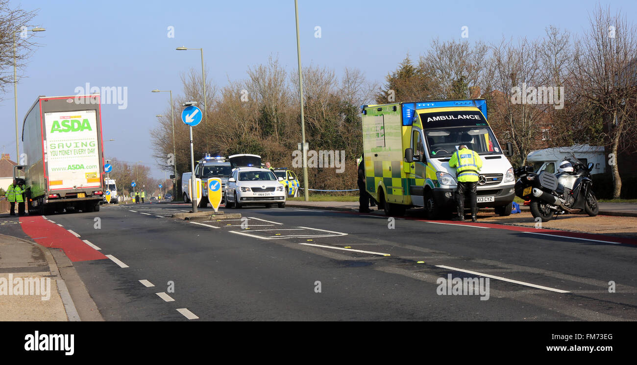 Bus crash pictures hi-res stock photography and images - Alamy