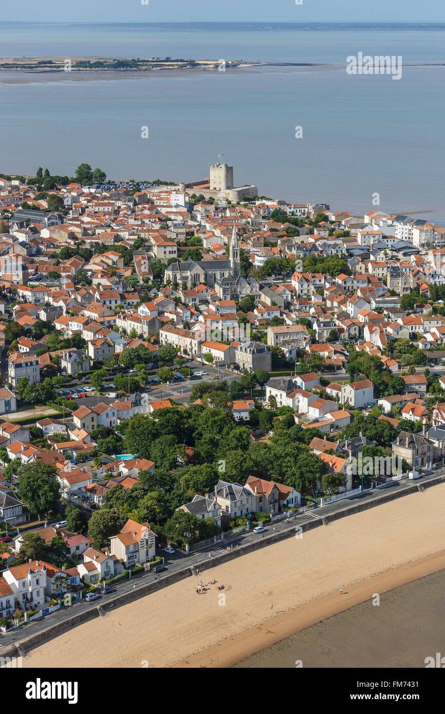 France, Charente Maritime, Fouras, Cadoret beach and the town (aerial ...