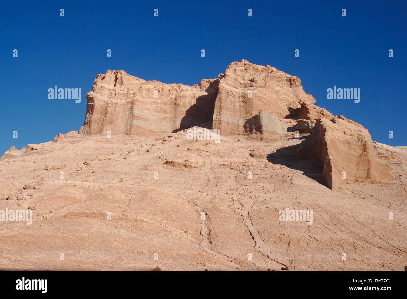Valle de la Luna, folding of evaporites and mudstones by salt tectonics ...