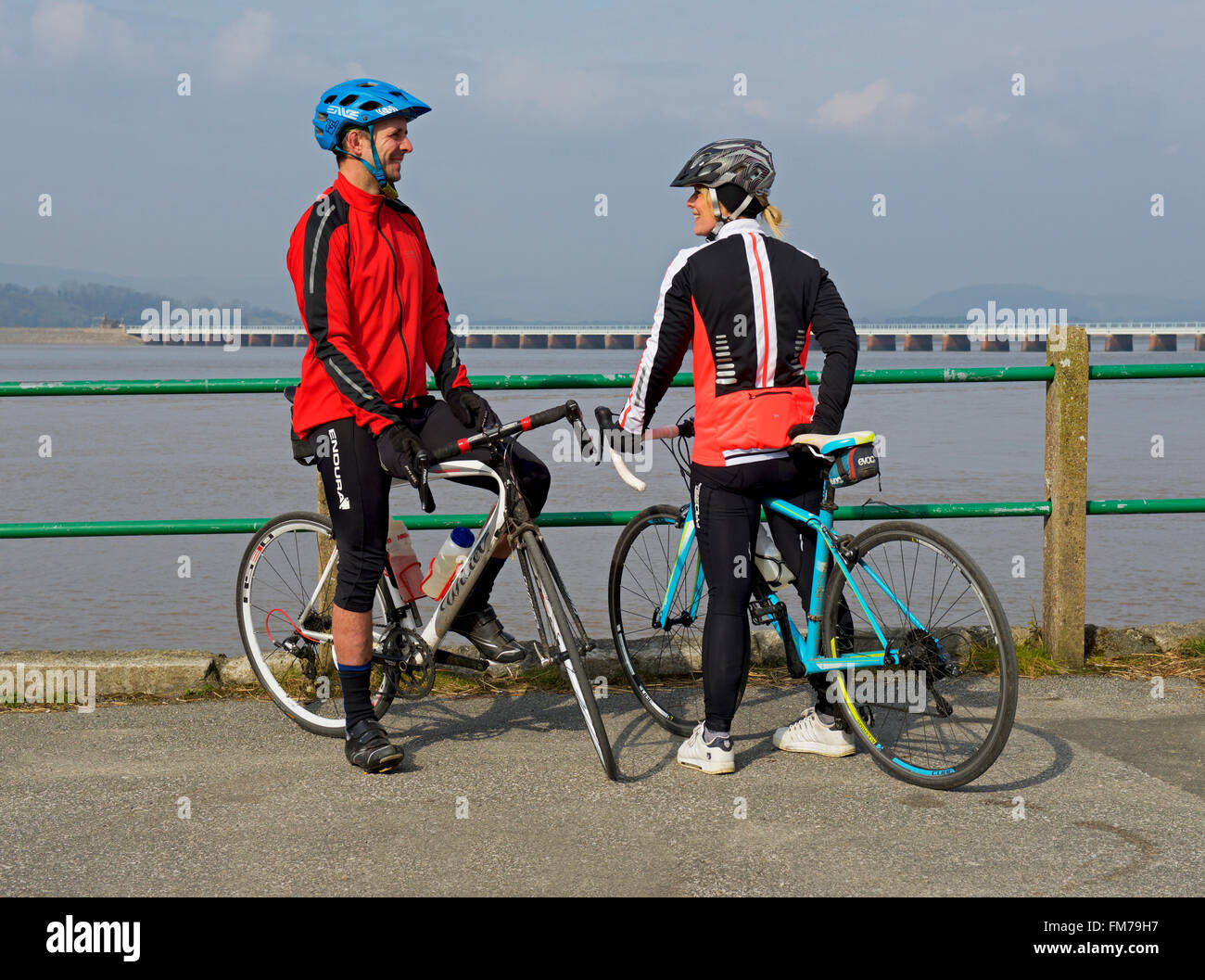 Cyclists resting and talking hi-res stock photography and images - Alamy