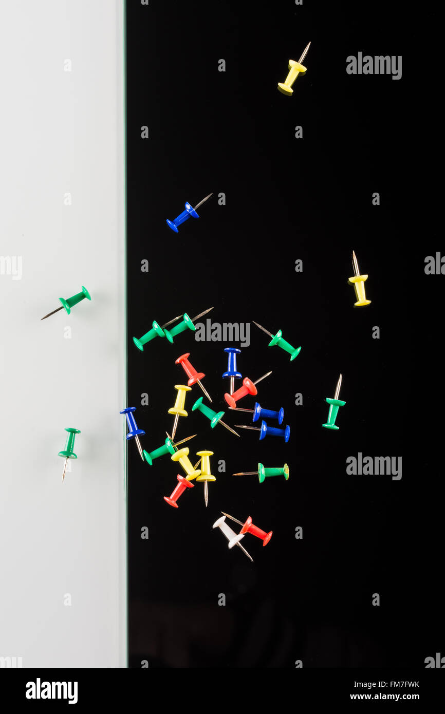 set of color push pins Stock Photo - Alamy